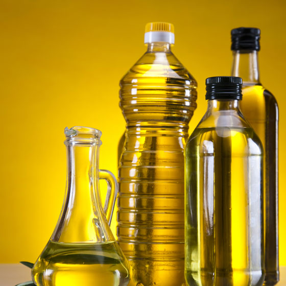MINCIUNILE de pe etichete: Ce contin uleiurile pacaleala consumatorilo