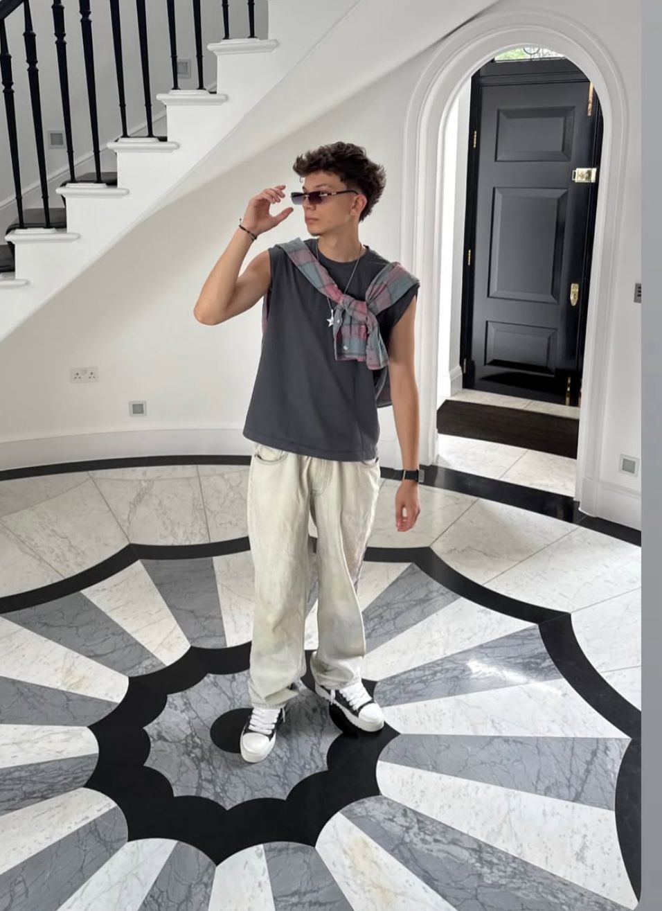 Necta, singurul influencer român invitat oficial de Numeris să creeze ...